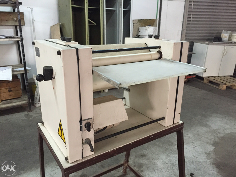 masina za motanje kifli,kiflarica - Pekarska oprema i mašine - OLX.ba